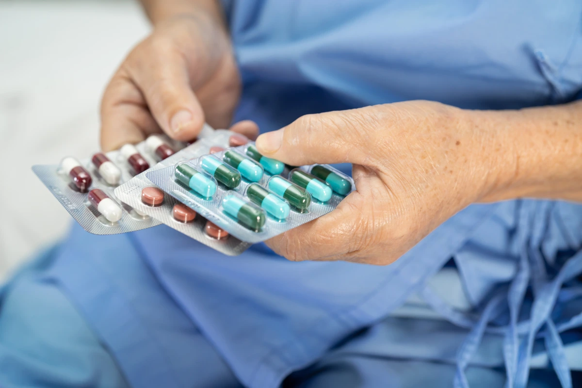 Doctors can face charges over running 'pill mills' for patients ...